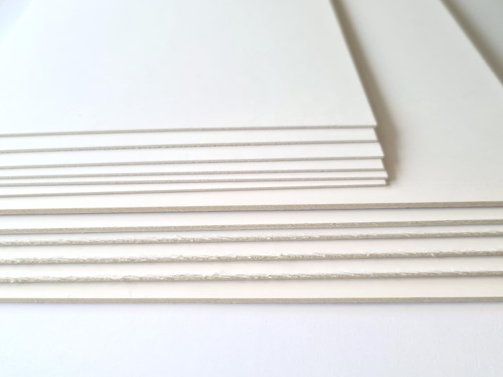 Baltas kartonas 2,00mm 73x103cm